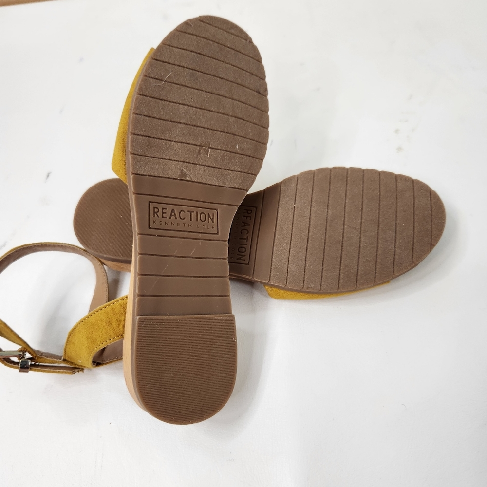 Kenneth Cole Reaction Jolly Low Wedge Sandal - Gem